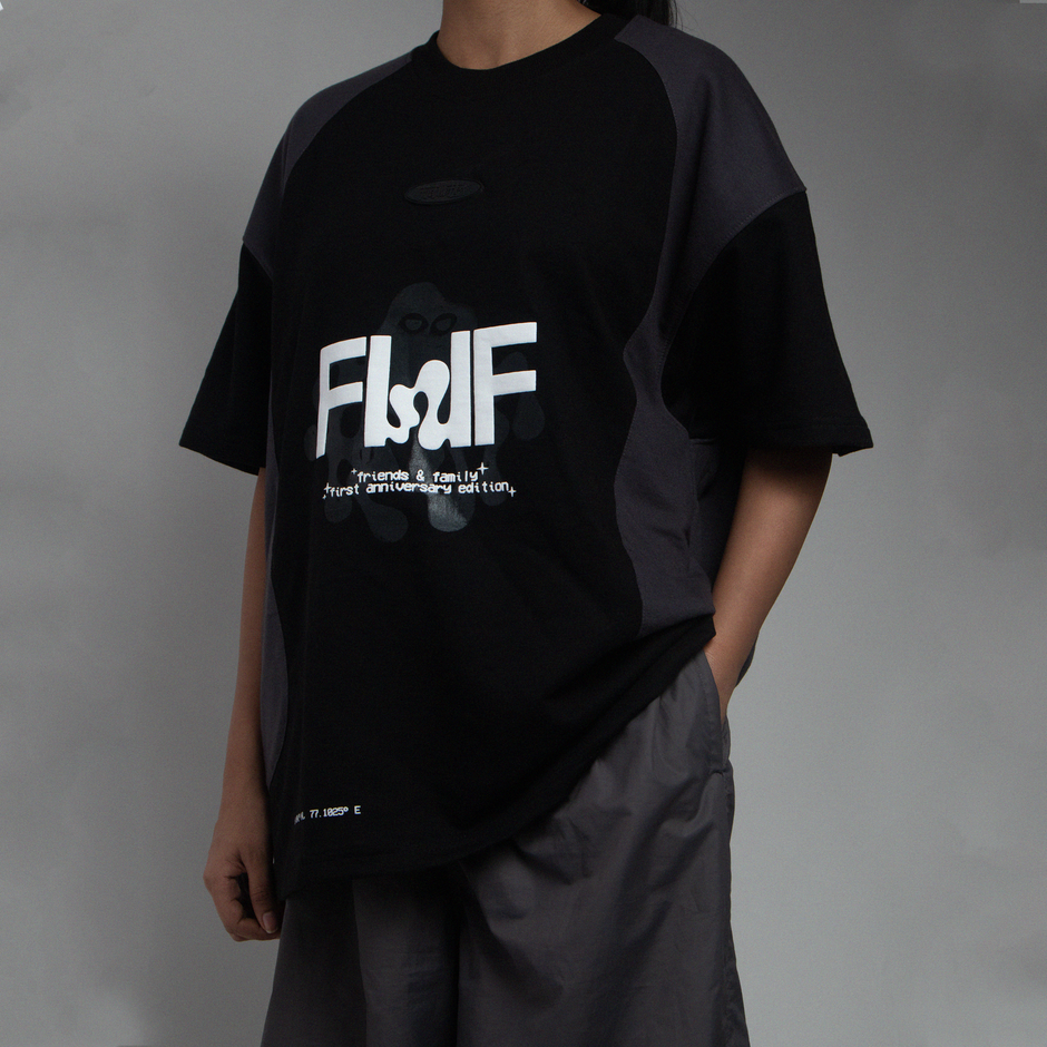 OVERSIZED T-SHIRTS. – first we flex