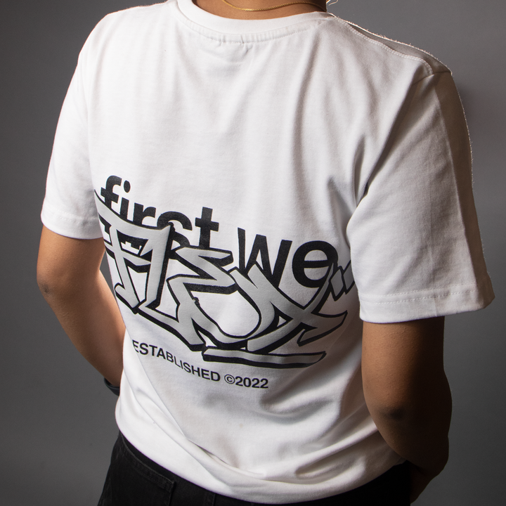 OVERSIZED T-SHIRTS. – first we flex